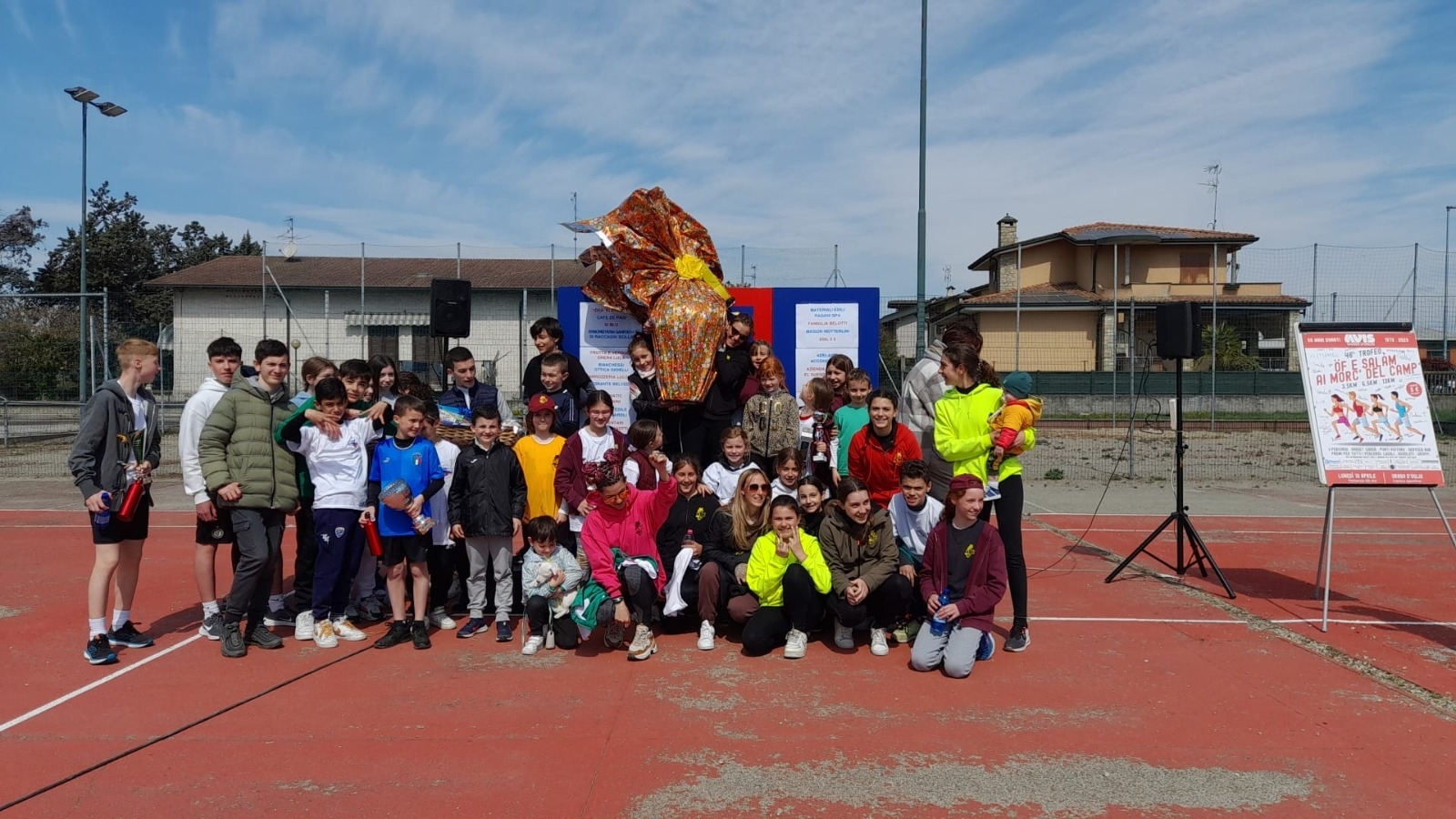 Urago d'Oglio: un successo la 46a edizione della «Of e salam ai morcc en camp» | Libri & Giornali